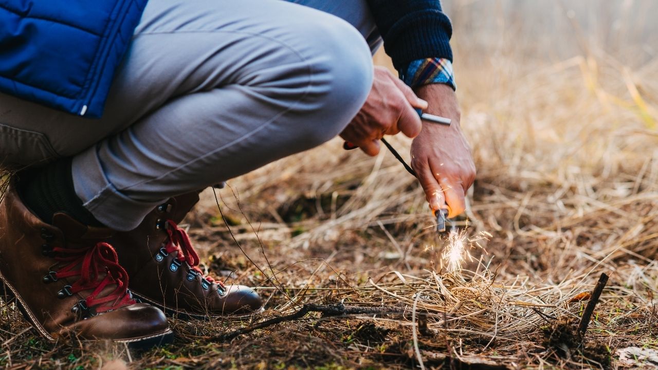 12 Ingenious Ways to Start A Fire - Cool Survival Hacks!