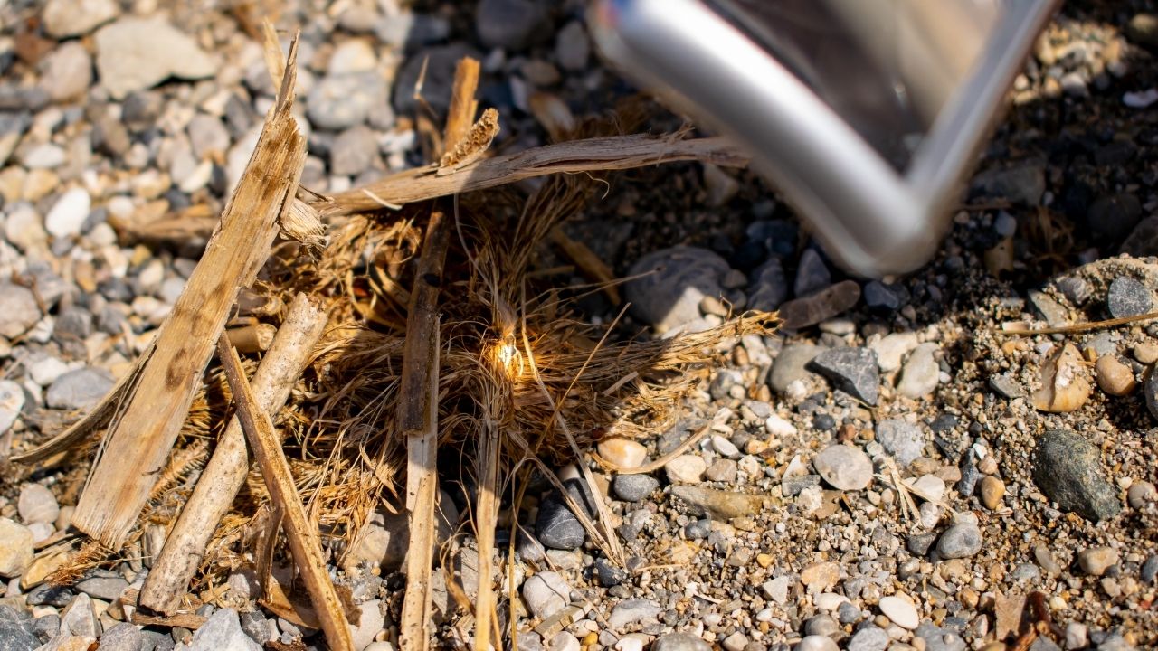 12 Ingenious Ways to Start A Fire - Cool Survival Hacks!